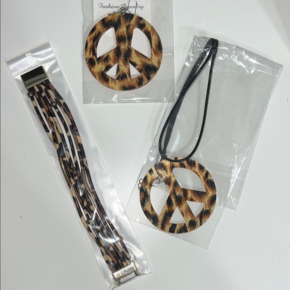 Accessories | New Leopard Print Peace Sign Accessories Set | Poshmark